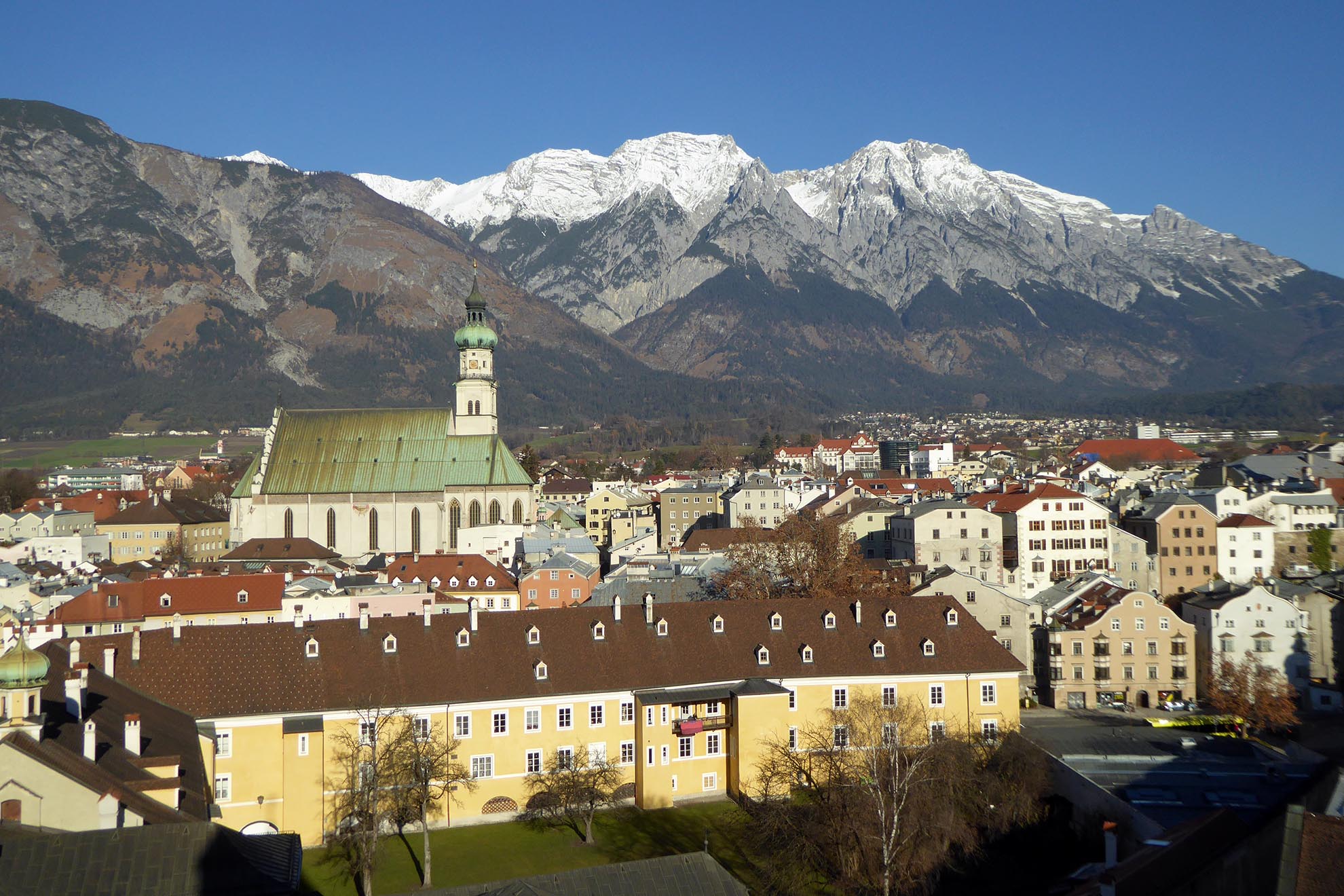 Wunderbar Osterreichische Stadt In Tirol Bilder